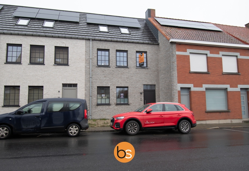 Ruime woning met 4 slaapkamers en garage | Belistate